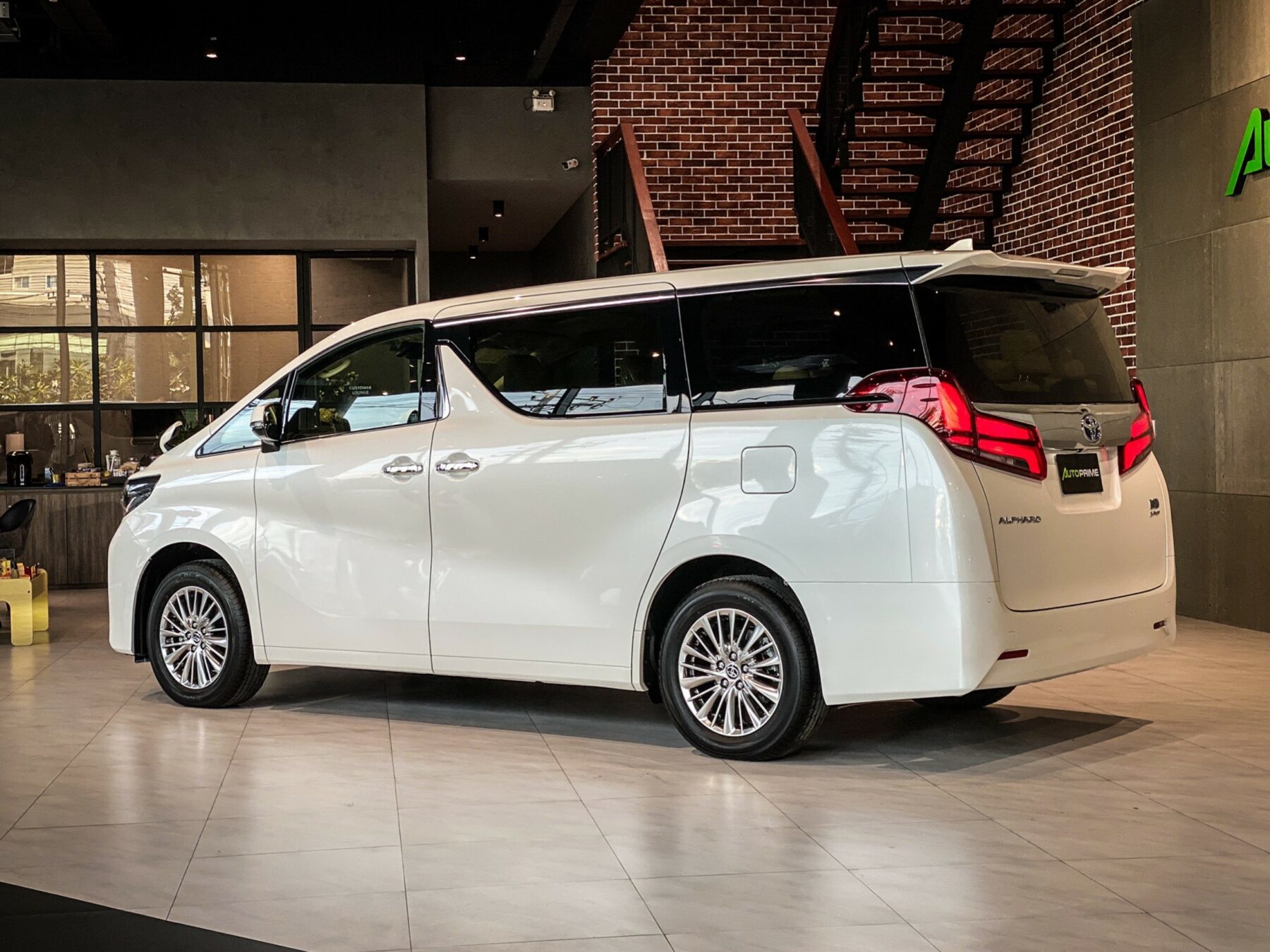 Alphard GF Hybrid - AutoPrime
